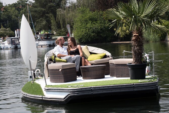 Floating Dinner Vienna: Private Dinning Experience On Danube