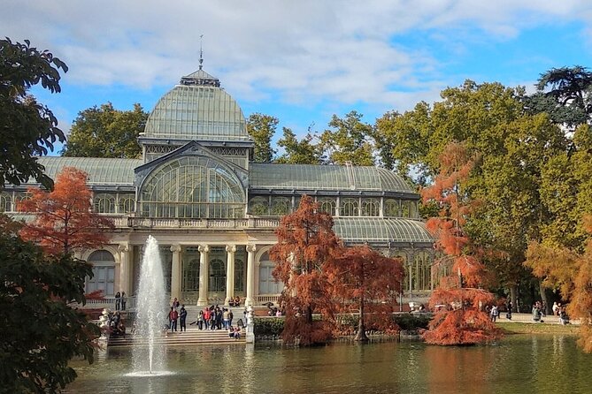 A Self-Guided Tour of El Retiro Park's Rise, Ruin and Redemption