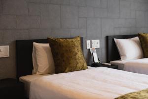 GRAND BASE Crane Review