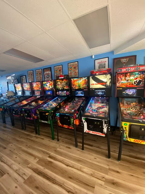 Long Beach: Pinball Arcade 40 Pinball Machines on Freeplay